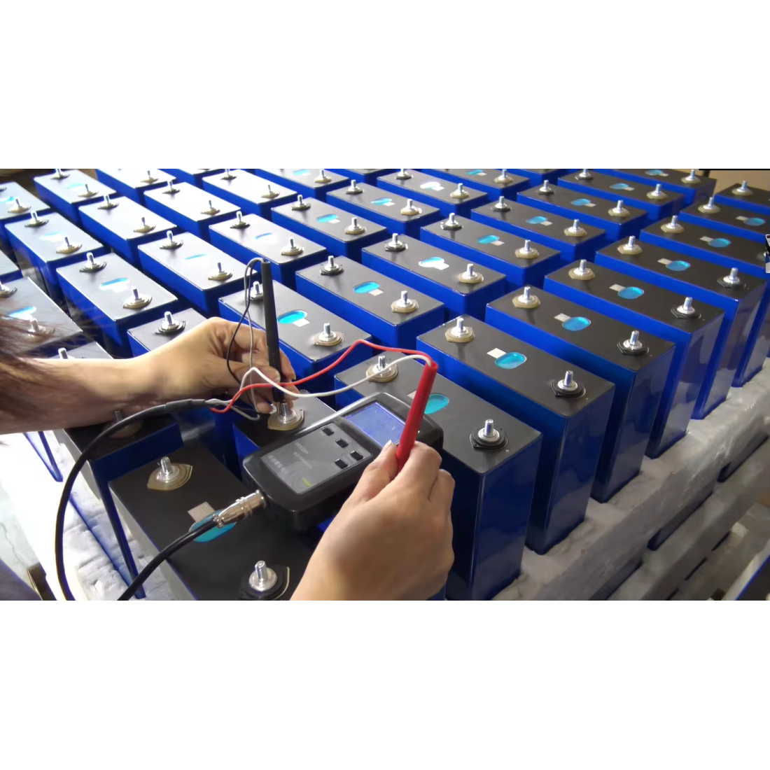 Voltage Tester for Batteries - LiFePO4 Internal Resistance